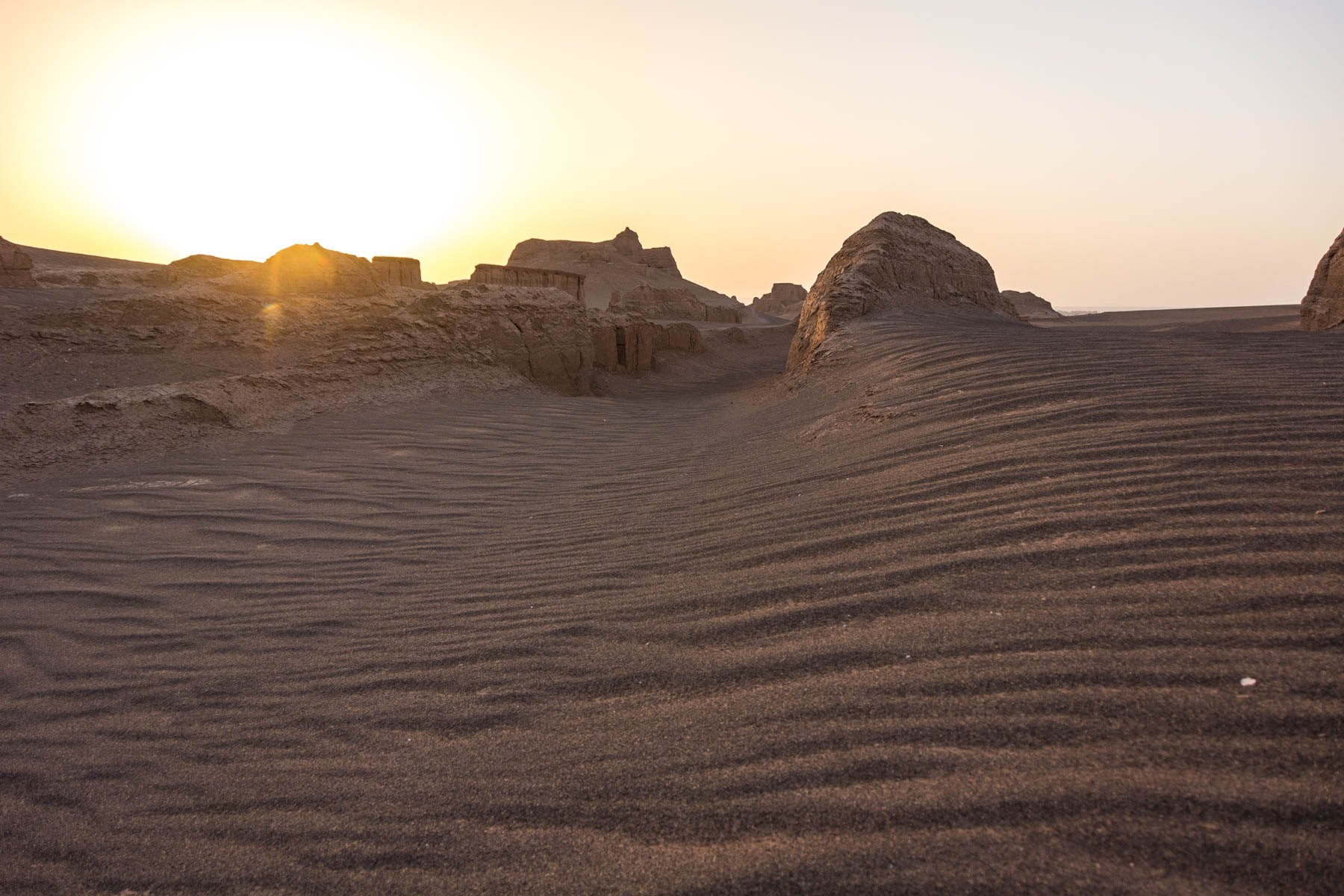 Sunset and sunrise visit to the Kaluts in Iran - Lost With Purpose